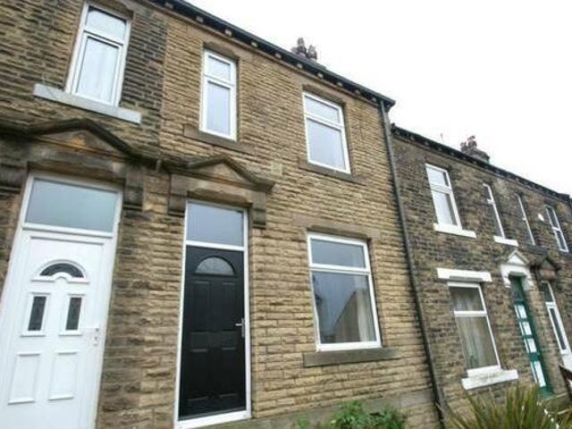3 bedroom terraced house for rent in Derby Terrace Apperley Bridge BD10 0LU BD10