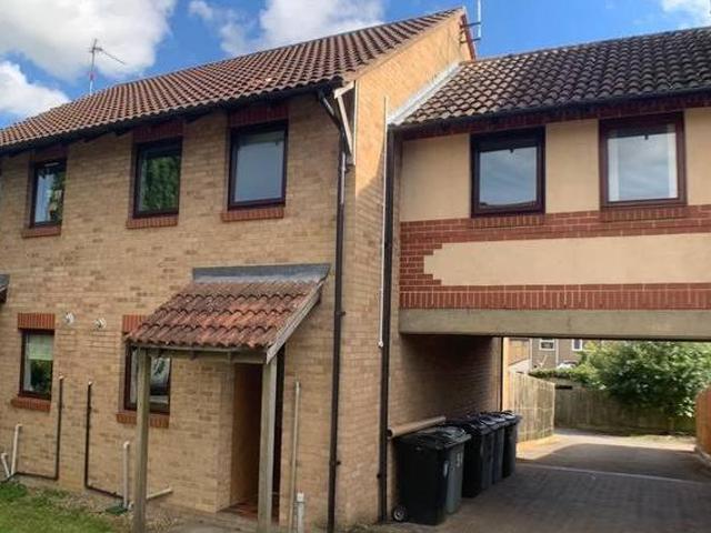 3 bedroom terraced house for rent in Drift Avenue Stamford Lincolnshire PE9