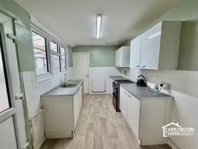 3 bedroom terraced house for rent in Dudley Road, Rowley Regis.