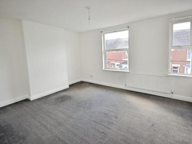 3 bedroom terraced house for rent in Dulverton Road, Leicester, LE3