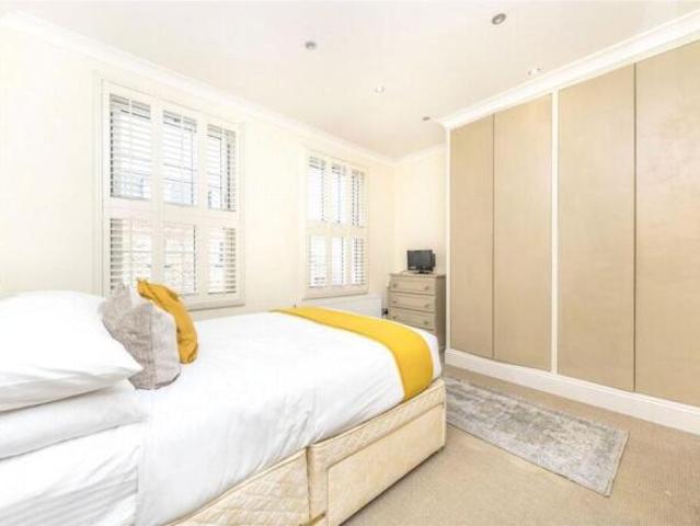 3 bedroom terraced house for rent in Earlswood Street, Greenwich, SE10