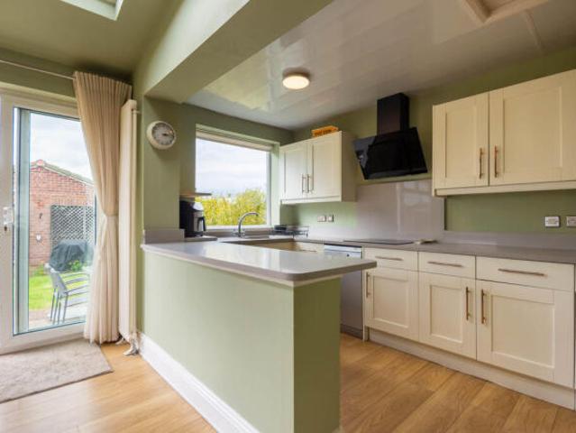 3 bedroom terraced house for rent in East View, Newcastle Upon Tyne, NE13