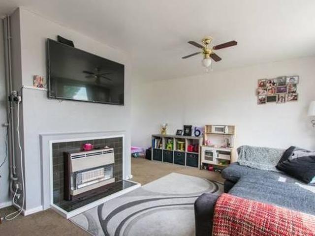 3 bedroom terraced house for rent in Eastern Avenue Gloucester GL4 6PQ GL4
