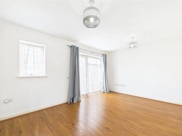 3 bedroom terraced house for rent in Eddleston Way, Tilehurst, Reading, Berkshire, RG30