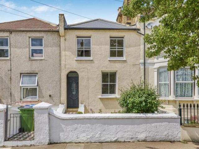 3 bedroom terraced house for rent in Eglinton Road, Woolwich, SE18