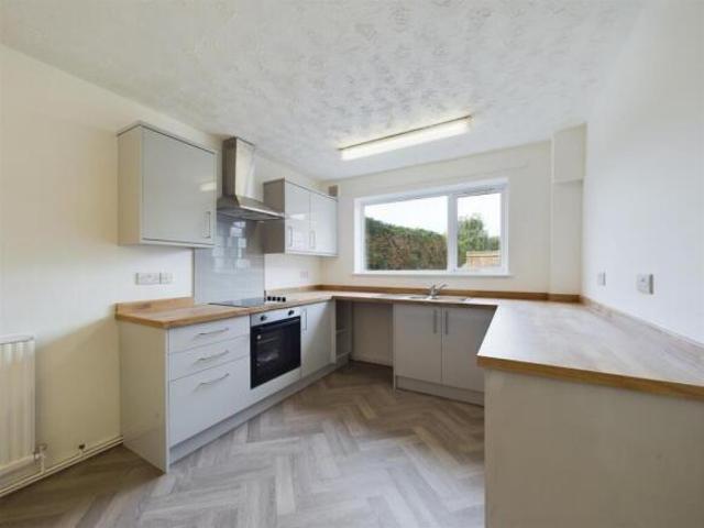 3 bedroom terraced house for rent in Elizabeth Avenue, North Hykeham, LN6