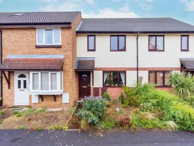 3 bedroom terraced house for rent in Ellicks Close Bradley S.