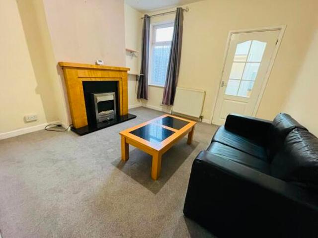 3 bedroom terraced house for rent in Elmsdale Avenue, Coventry, CV6