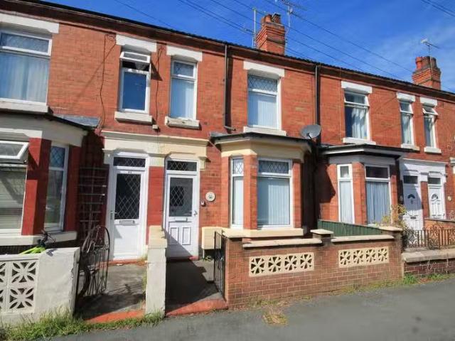 3 bedroom terraced house for rent in Ernest Street, Crewe, CW2