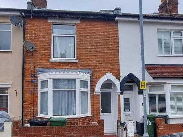 3 bedroom terraced house for rent in Essex Road Southsea PO4