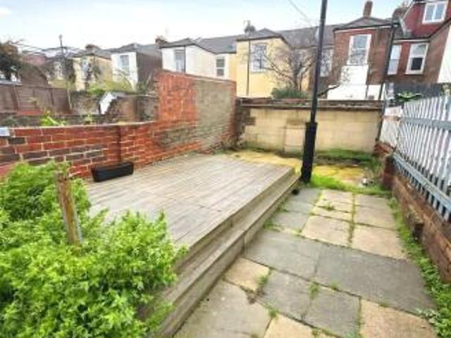 3 bedroom terraced house for rent in Esslemont Road, Southsea, Hampshire, PO4