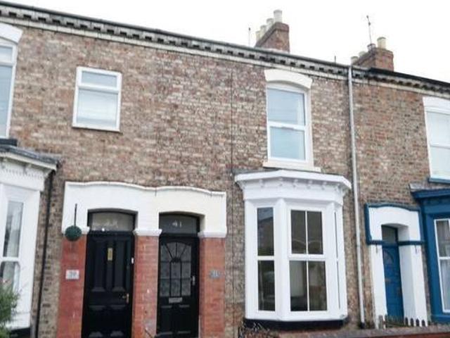 3 bedroom terraced house for rent in Fountayne Street YO31