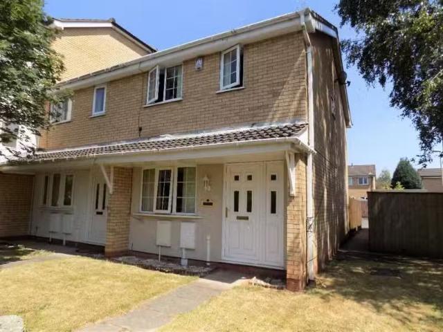 3 bedroom terraced house for rent in Foxdale Drive, Brierley H.