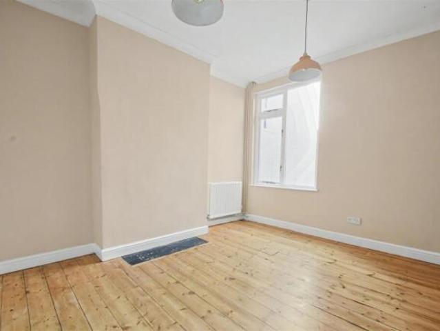 3 bedroom terraced house for rent in Foxhall Road, Ipswich, IP3
