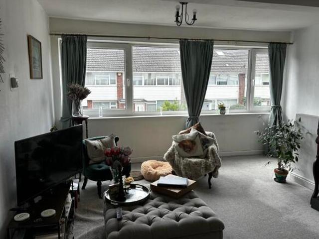 3 bedroom terraced house for rent in Foxwood Road, SE3