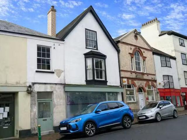 3 bedroom terraced house for rent in Fore Street, Great Torrin.