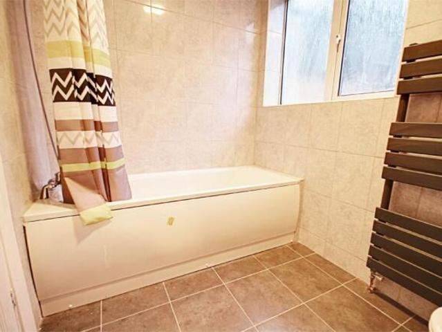 3 bedroom terraced house for rent in Forest Road, Edmonton, N9