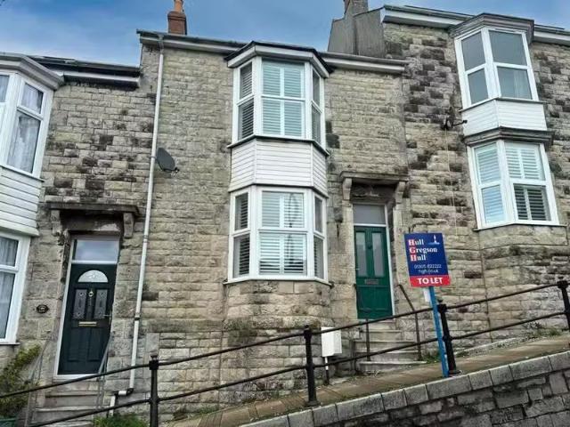 3 bedroom terraced house for rent in Fortuneswell, Portland, DT5