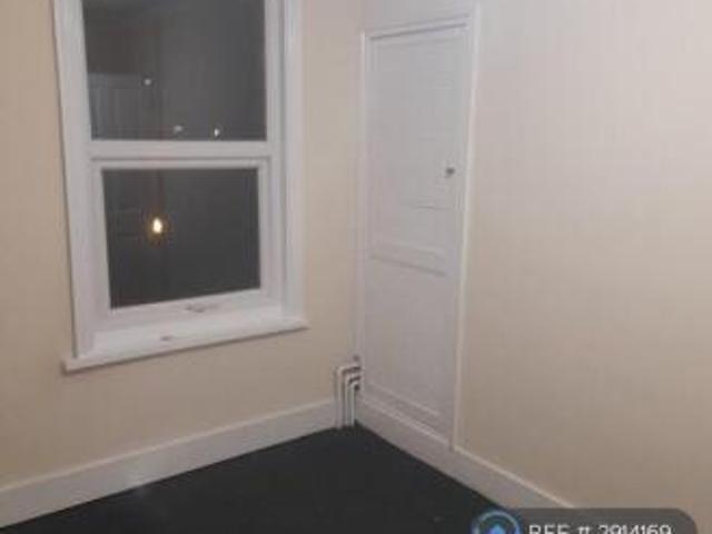 3 bedroom terraced house for rent in Factory Road, Northfleet, Gravesend, DA11