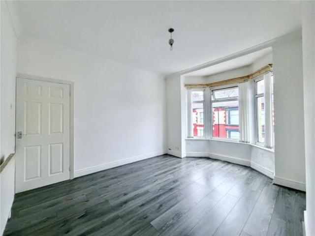 3 bedroom terraced house for rent in Fairburn Road, Tuebrook, L13