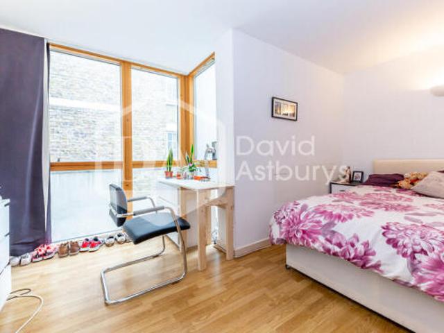 3 bedroom terraced house for rent in Fairclough Street, Aldgate, London, E1