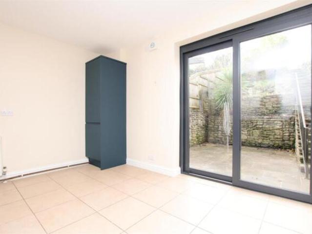 3 bedroom terraced house for rent in Fairfield Avenue, Bath, BA1