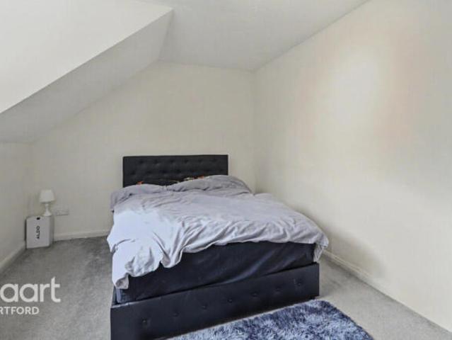 3 bedroom terraced house for rent in Falcon Close, DARTFORD, DA1