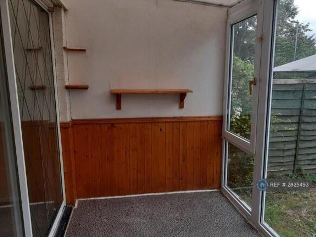 3 bedroom terraced house for rent in Farm Field Court, Northampton, NN3