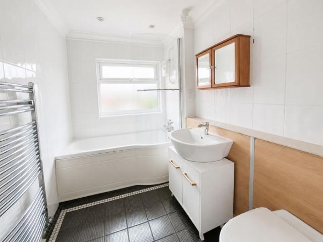 3 bedroom terraced house for rent in Fellowes Gardens, Peterborough, PE2