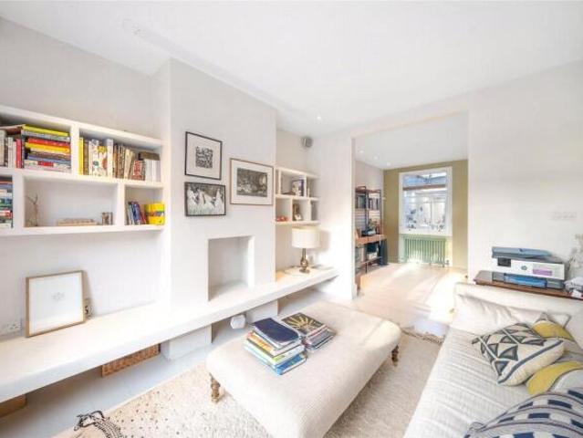 3 bedroom terraced house for rent in Ferndale Road, London, SW9