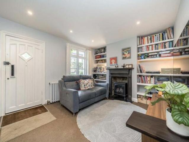 3 bedroom terraced house for rent in Field Lane, Teddington, TW11