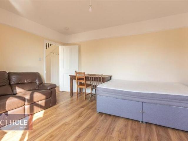 3 bedroom terraced house for rent in Filton Avenue, Horfield, Bristol, BS7