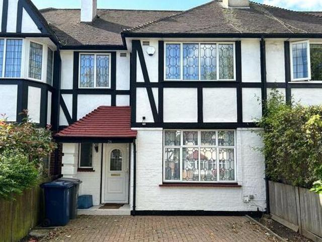 3 Bedroom Terraced House For Rent In Finchley, London