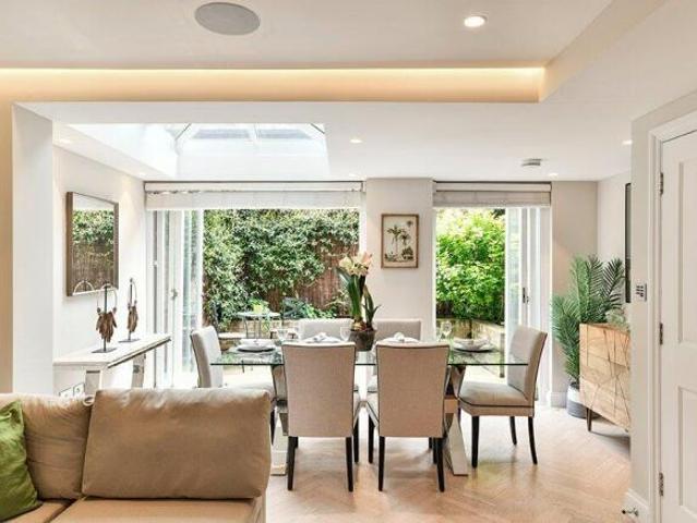 3 bedroom terraced house for rent in First Street, Chelsea, London, SW3