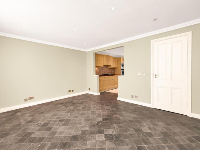 3 bedroom terraced house for rent in First Street, London, SW3