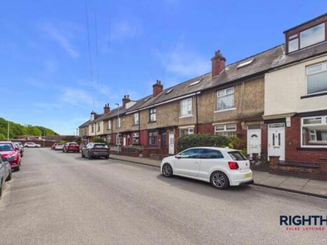 3 bedroom terraced house for rent in First Street, Low Moor, BD12