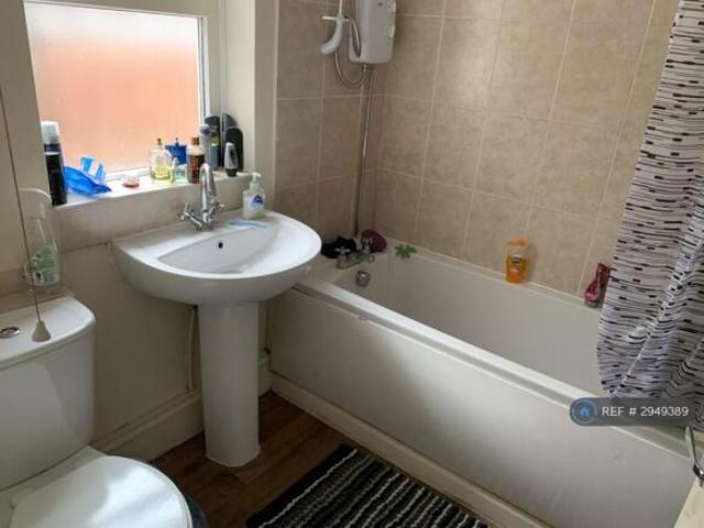 3 bedroom terraced house for rent in Fisher Street, Nottingham, NG7
