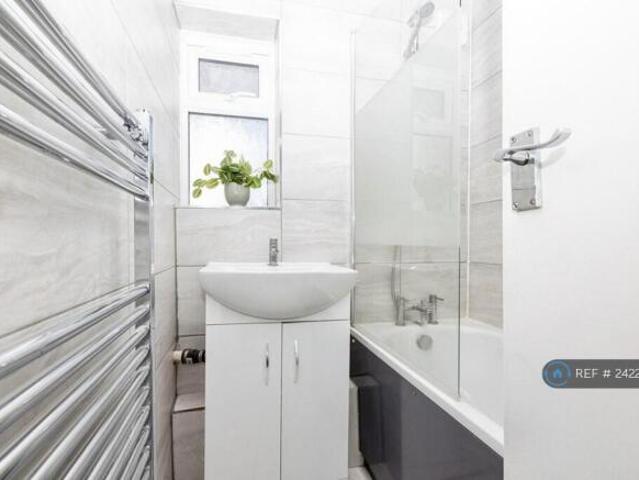 3 bedroom terraced house for rent in Fludyer Street, London, SE13
