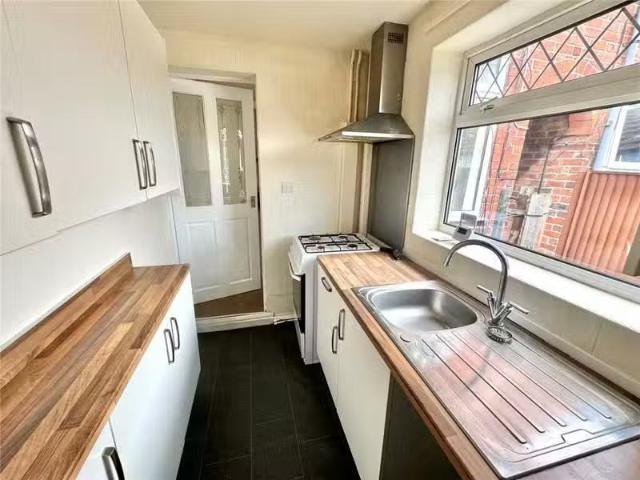 3 bedroom terraced house for rent in Fletcher Street, Heanor.