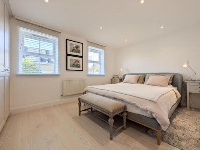 3 bedroom terraced house for rent in Floyer Close, Richmond, TW10