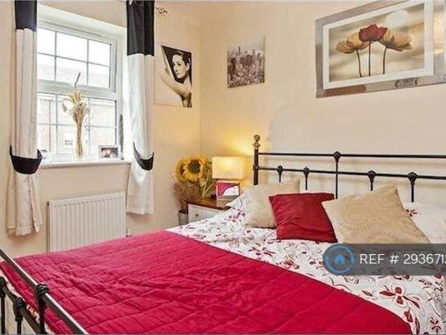 3 bedroom terraced house for rent in Frederick Place, St Albans, AL2