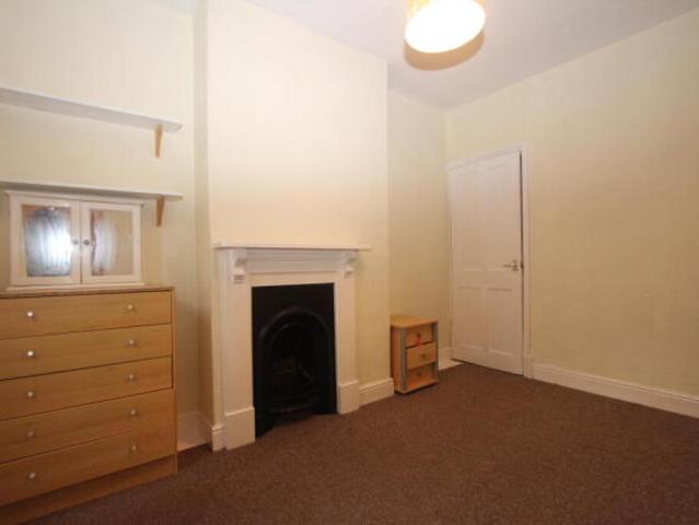 3 bedroom terraced house for rent in Knighton Fields Road East, Knighton, Leicester, LE2