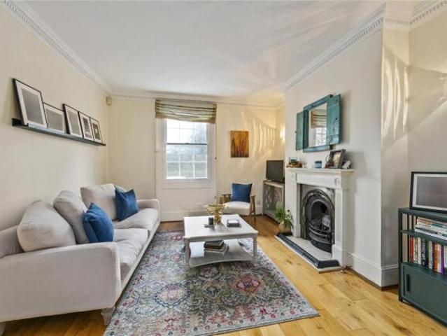 3 bedroom terraced house for rent in Kew Road, Kew, Richmond, Surrey, TW9