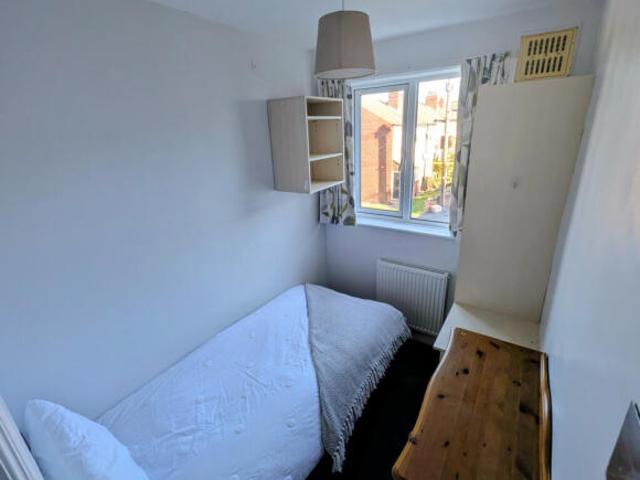3 bedroom terraced house for rent in Kelso Gardens, Leeds, West Yorkshire, LS2