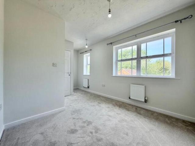 3 bedroom terraced house for rent in Kendall Place, Medbourne, MK5