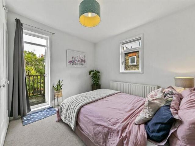 3 bedroom terraced house for rent in Kenley Road, Twickenham, TW1