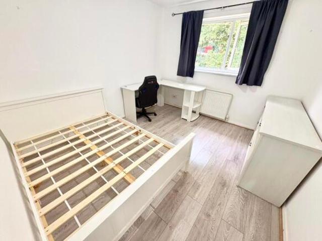 3 bedroom terraced house for rent in Kenneth Square, Salford, M7
