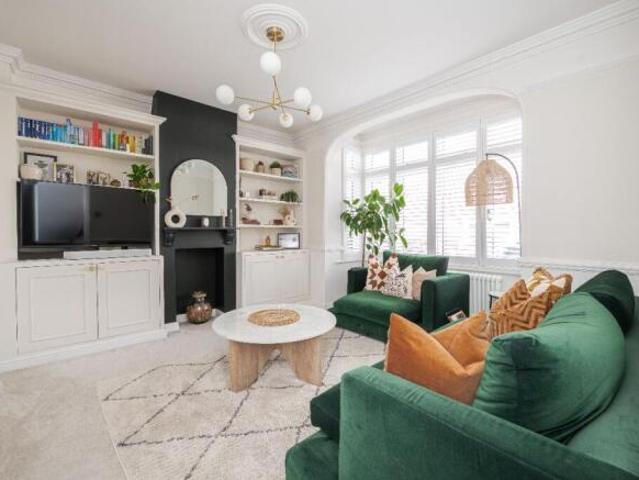 3 bedroom terraced house for rent in Kilmorey Gardens, St Margaret's, TW1
