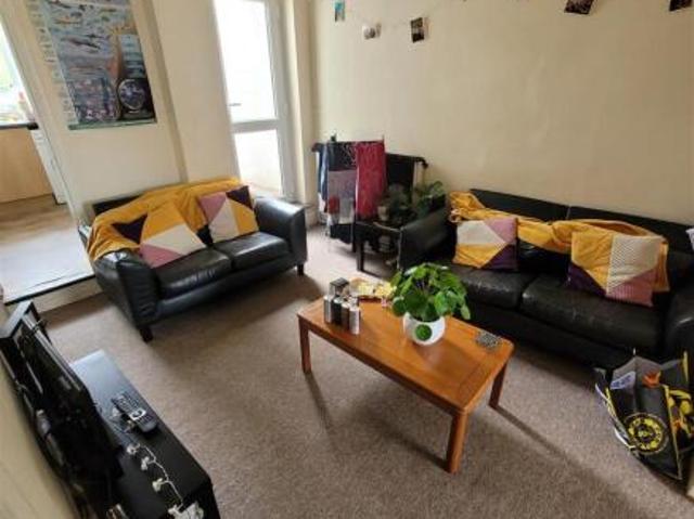 3 bedroom terraced house for rent in Kimberley Road, Brighton, BN2