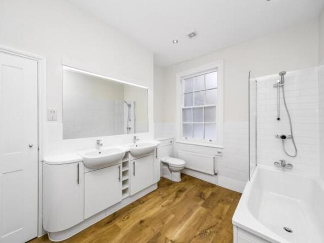 3 bedroom terraced house for rent in King William Walk London SE10